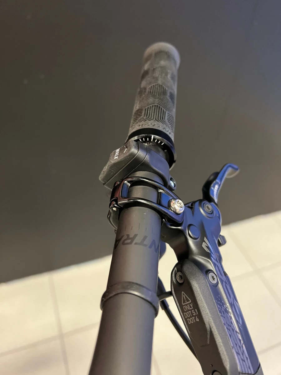 Trek Fuel Exe 9.8 Xt Eu L Blue Demo - - Trek - Stisykkel